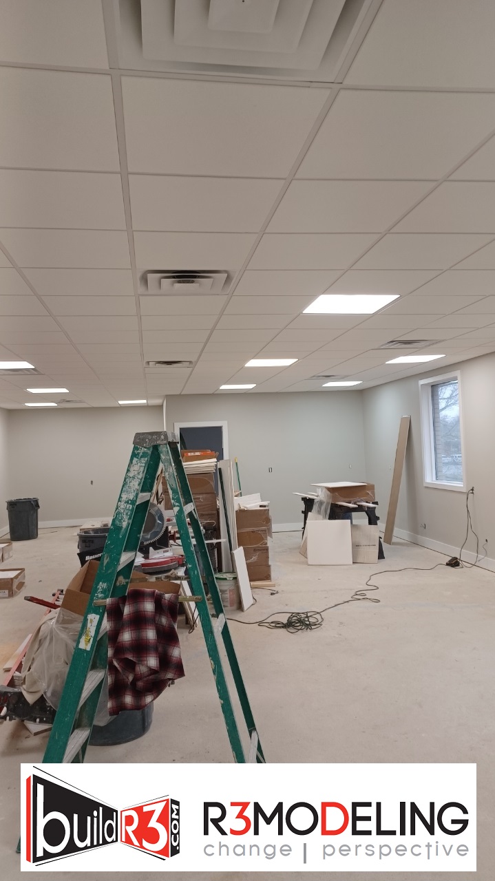Bourbonnais – Large Office Space, One Step Closer – R3MODELING (BUILDR3 ...